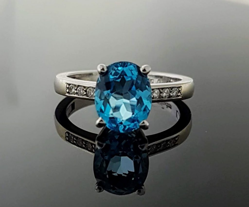 Witgouden reuma ring met Blauwe Topaas. #19837 | Goudsmederij/Juwelier ...