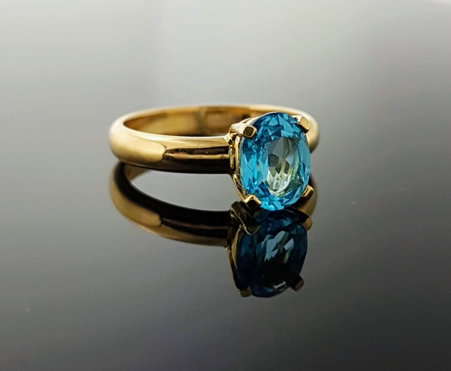 Witgouden reuma ring met Blauwe Topaas. - Goudsmederij/Juwelier Arnold ...